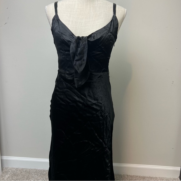 Socialite | Dresses | Socialite Black Skeeveless Front Tie Dress | Poshmark
